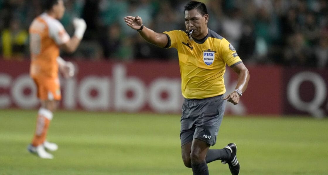 El guatemalteco Walter López nominado a Mejor Árbitro del Mundo | guategram