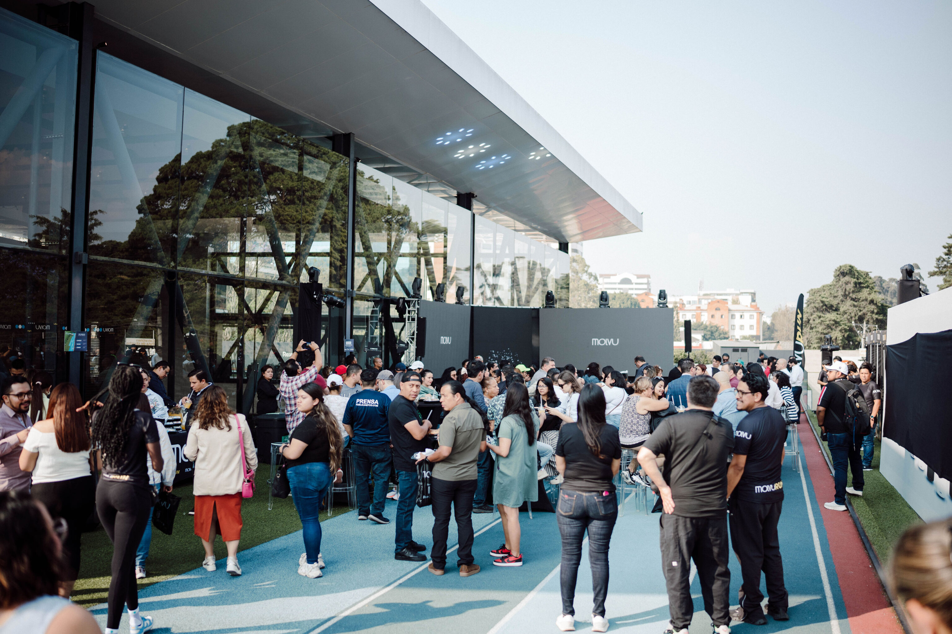 MOLVU lanza el T8: el smartwatch guatemalteco que desafía a las grandes ...